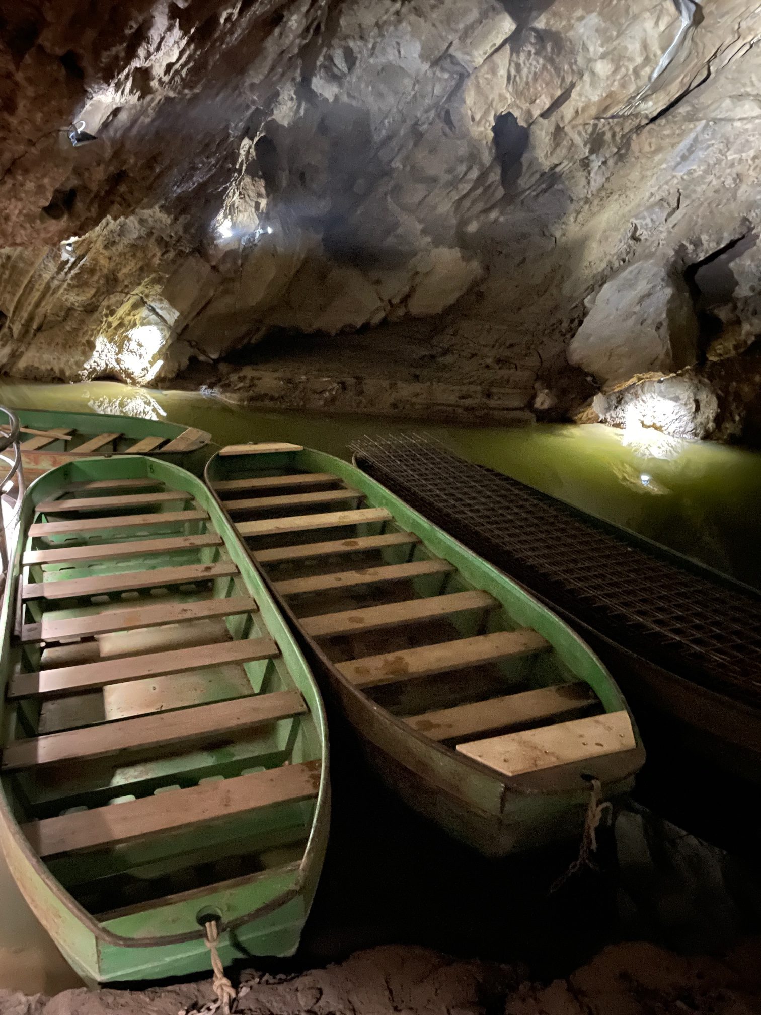 Les grottes de Remouchamps - vanlife voyages